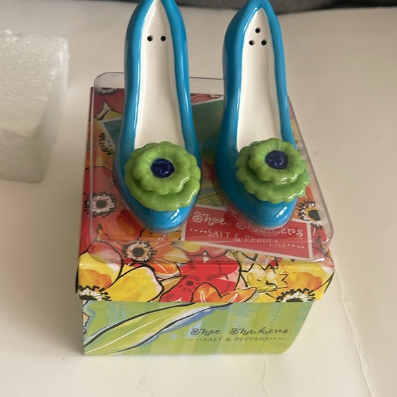 Grasslands Road | Kitchen | Grassland Road Petals Shoe Shakers Salt ...